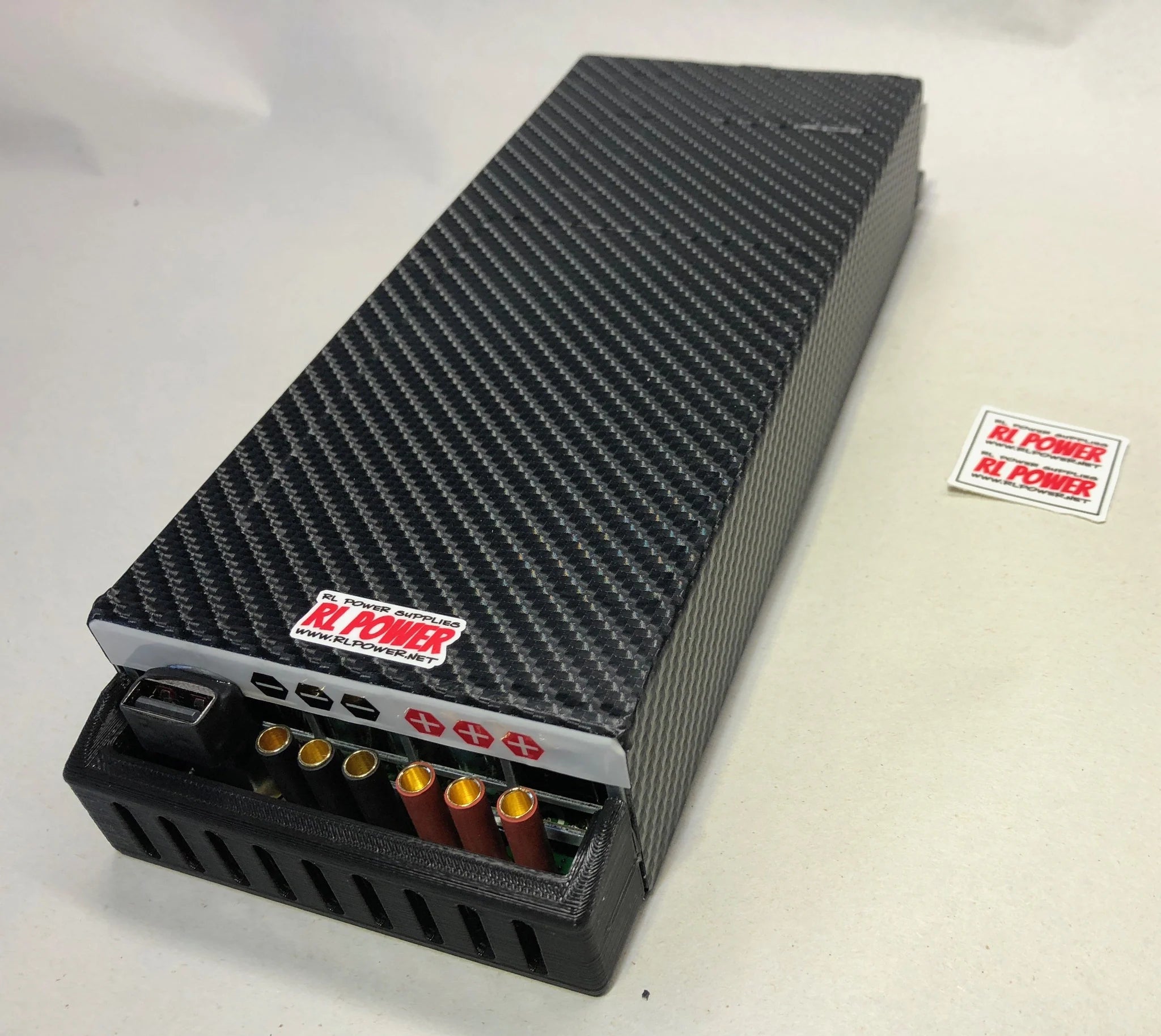 RLPOWER 85 Amp RC Power Supply with a USB port